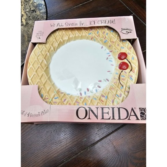 Oneida | Dining | Oneida 8 Dessert Plates Set Of 4 We All Scream For ...